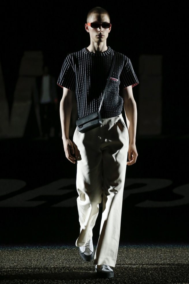 Off White Spring 2018 Menswear Collection Has The Power To Break Down ...