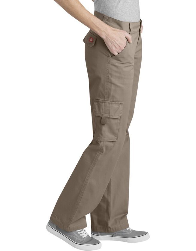 Best Relaxed Fit Cargo Pants For Spring 2022 And How To Style Them ...