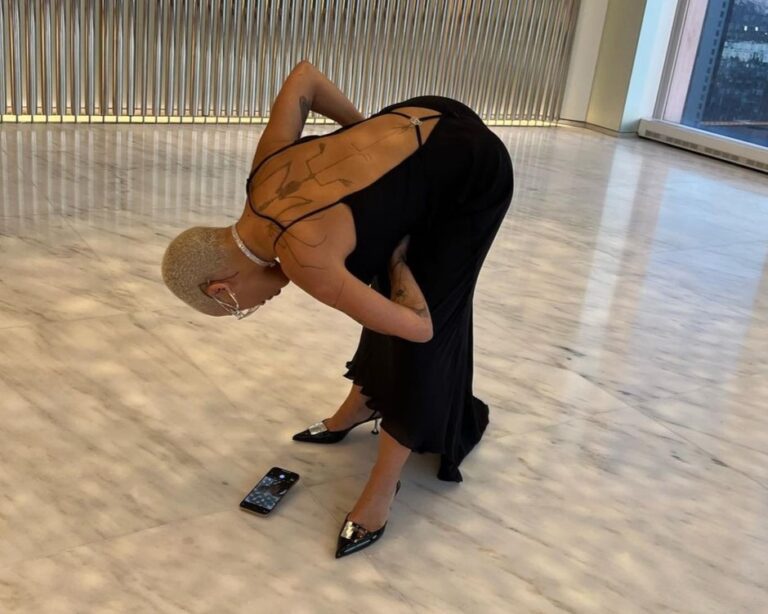 Doja Cat Complains About Ill-Fitting Victoria Secret Dress At NYFW Event